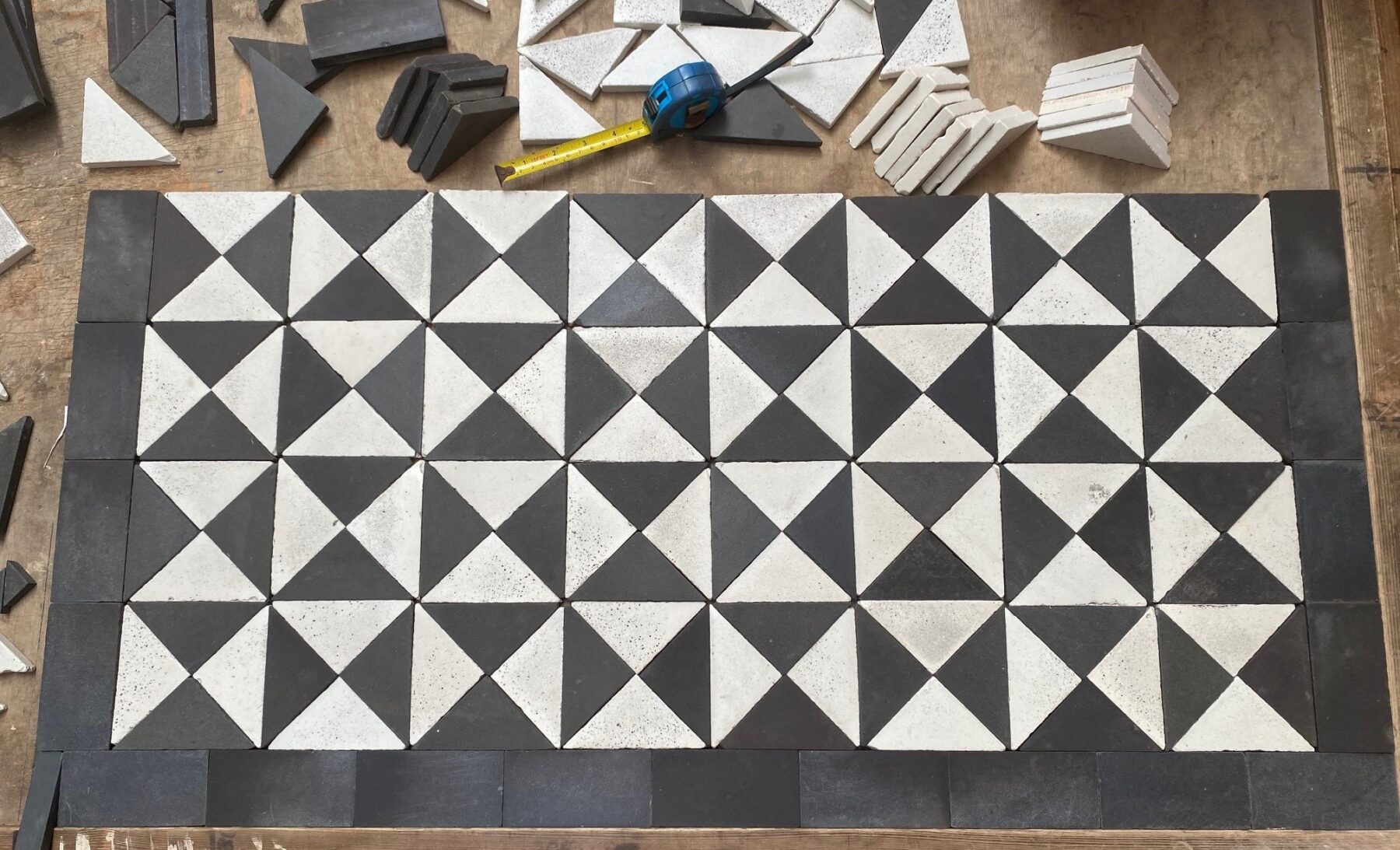 » Black and White triangular floor